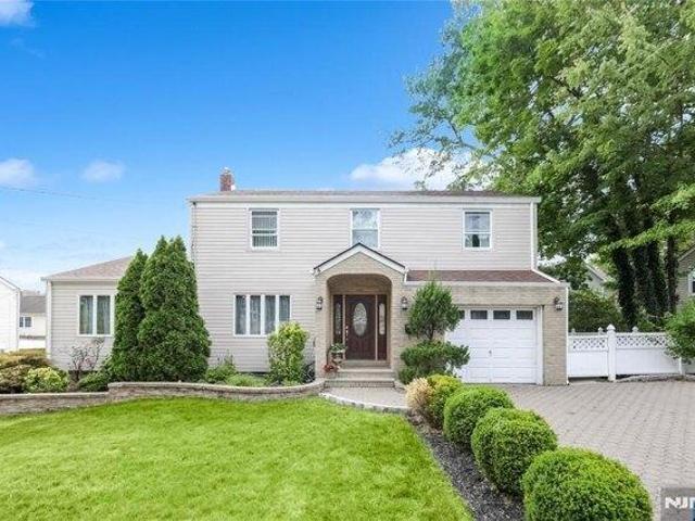 4 bedroom, River Edge NJ 07661 LS102475286