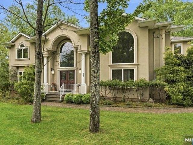 4 bedroom, River Vale NJ 07675 102562239