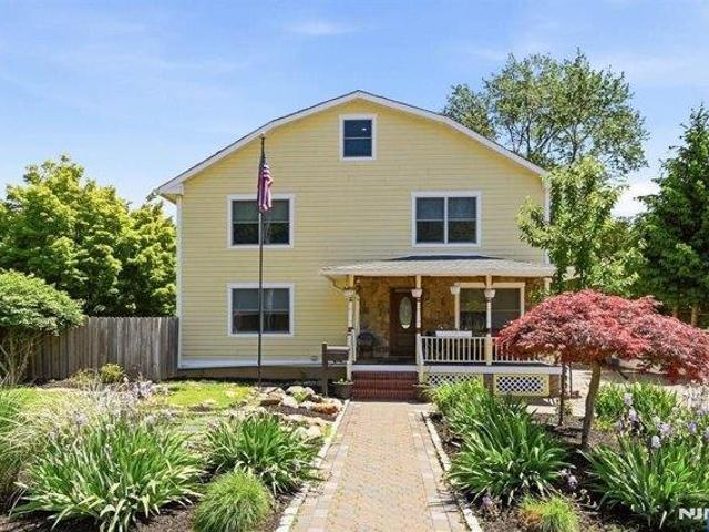 4 bedroom, River Vale NJ 07675 105192874