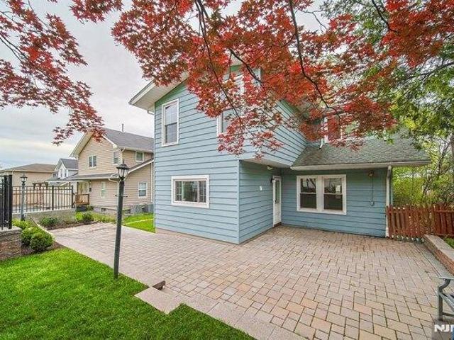 4 bedroom, Ridgefield NJ 07657 102284000