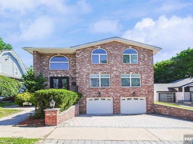4 bedroom, Ridgefield NJ 07657 104567303