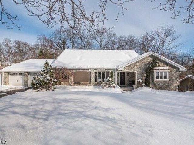 4 bedroom, Ringwood NJ 07456 LS102527898