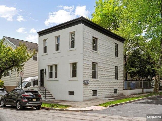 4 bedroom, Rutherford NJ 07070 102218063