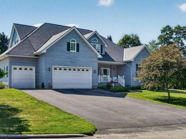 4 bedroom, Rutland VT 05701 104833645