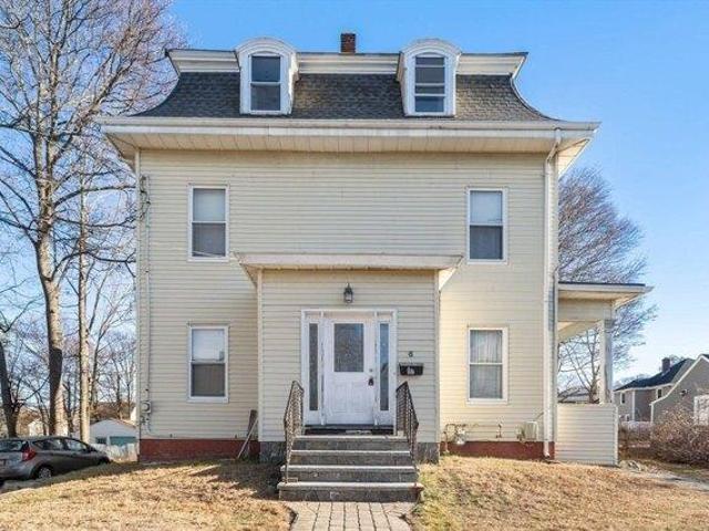 4 bedroom, Woburn MA 01801 102594003