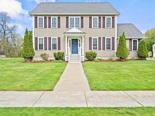 4 bedroom, Woburn MA 01801 102633618