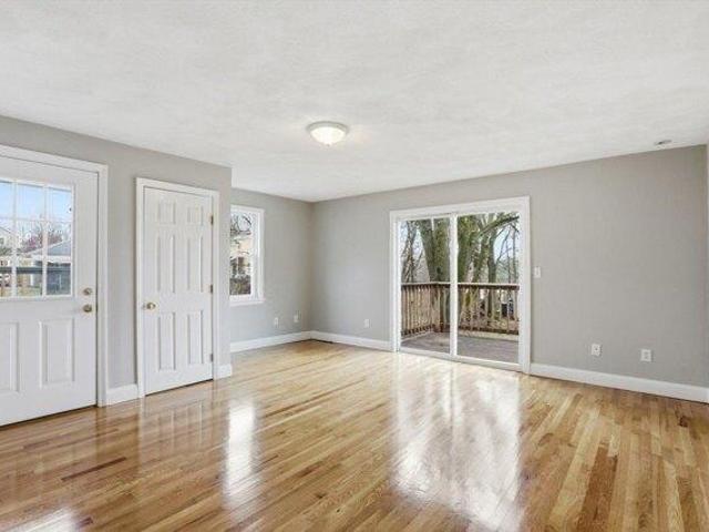 4 bedroom, Woburn MA 01801 104688036