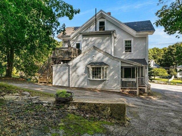 4 bedroom, Woburn MA 01801 105095722