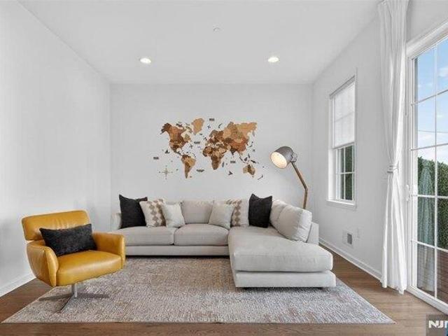 4 bedroom, Wood Ridge NJ 07075 102801303