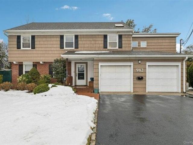 4 bedroom, Woodmere NY 11598 103620280