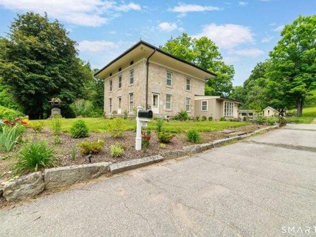 4 bedroom, Woodbury CT 06798 105113083