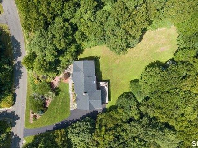 4 bedroom, Woodbury CT 06798 105156075