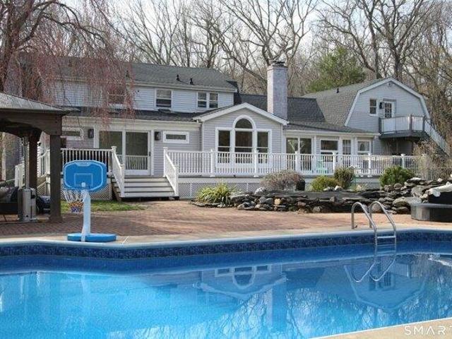 4 bedroom, Woodbridge CT 06525 102064117