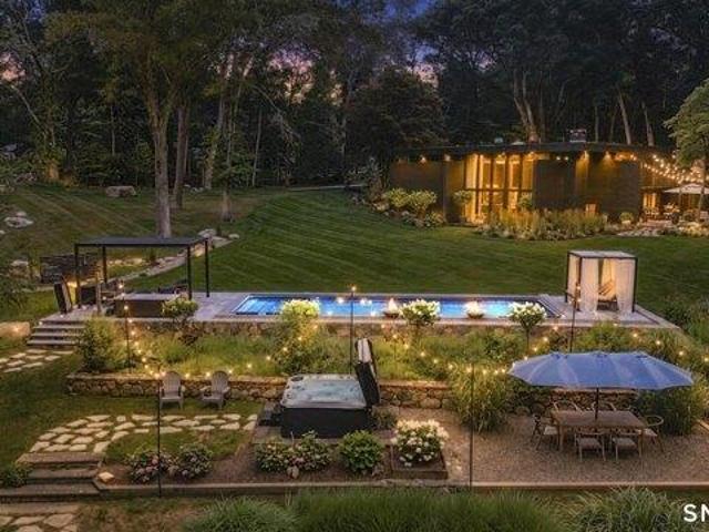 4 bedroom, Woodbridge CT 06525 104650311