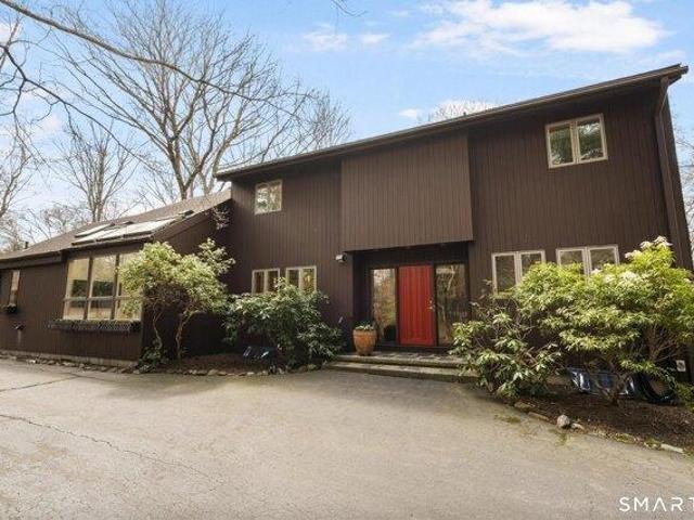 4 bedroom, Woodbridge CT 06525 LS102256477