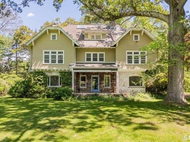 4 bedroom, Woodbridge CT 06525 LS102823860