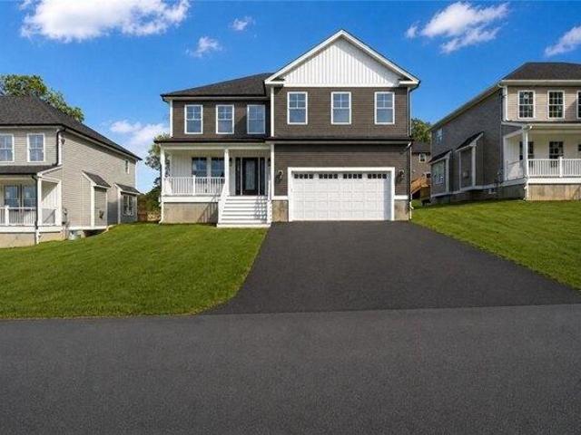 4 bedroom, Woonsocket RI 02895 102443405