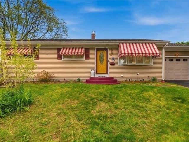 4 bedroom, Woonsocket RI 02895 102593534