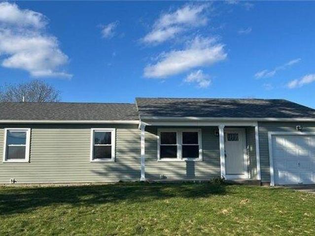 4 bedroom, Woonsocket RI 02895 102344366