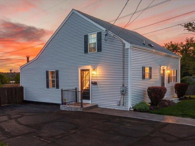 4 bedroom, Woonsocket RI 02895 103444259