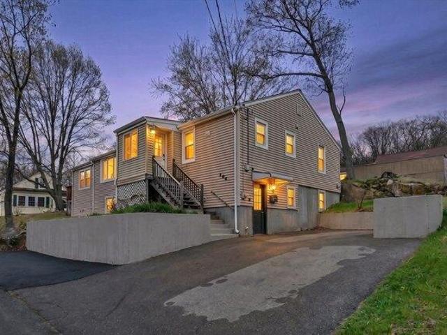 4 bedroom, Woonsocket RI 02895 103188521