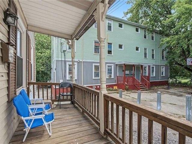 4 bedroom, Woonsocket RI 02895 105240957