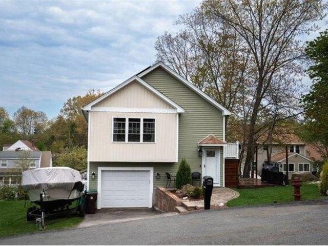 4 bedroom, Woonsocket RI 02895 LS103019186