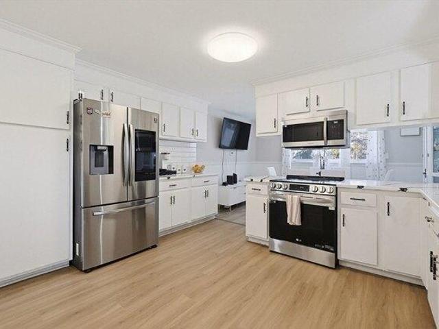4 bedroom, Worcester MA 01604 102118856