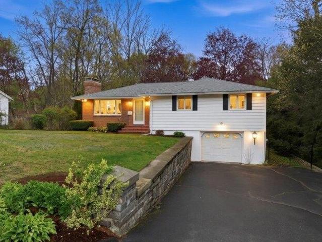 4 bedroom, Worcester MA 01604 103017702