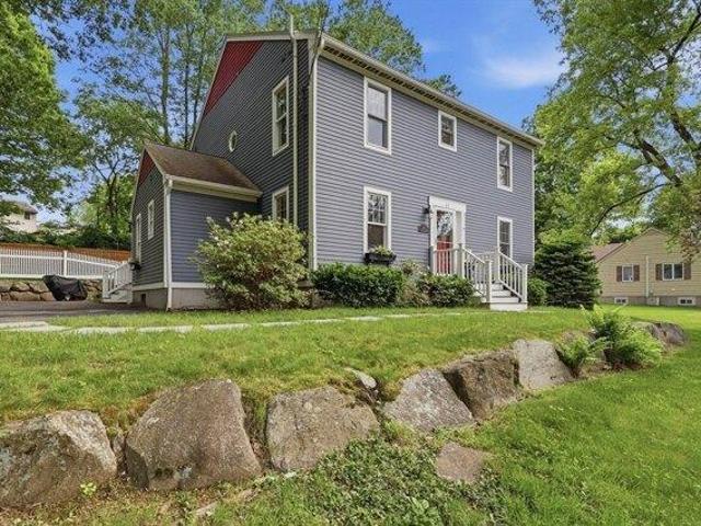 4 bedroom, Worcester MA 01604 103038021