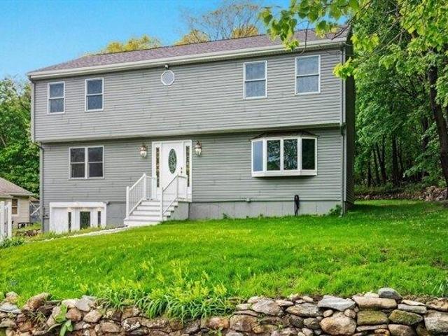 4 bedroom, Worcester MA 01604 103930368