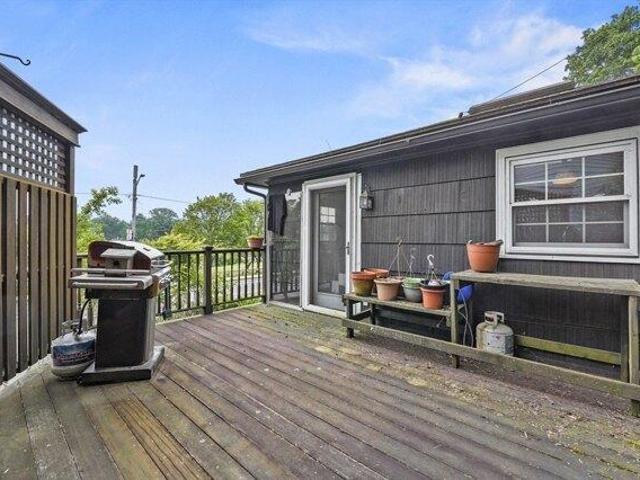 4 bedroom, Worcester MA 01605 102285277