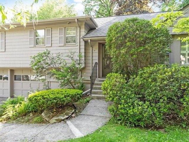 4 bedroom, Worcester MA 01609 LS102825228