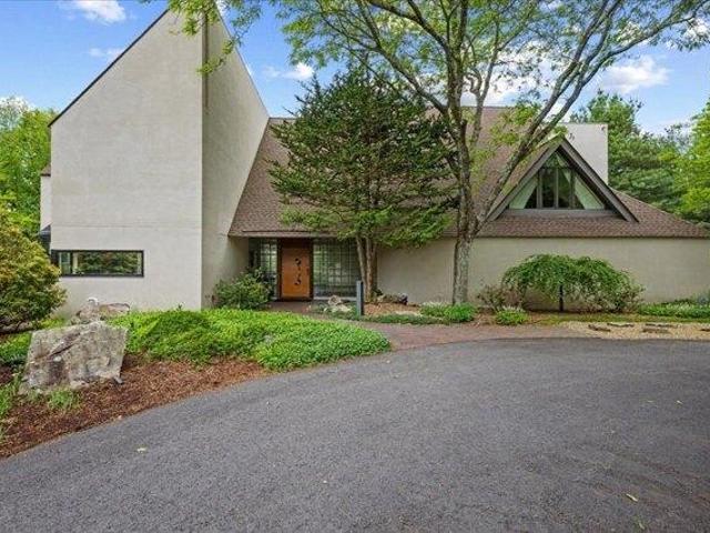 4 bedroom, Worcester MA 01609 103098577