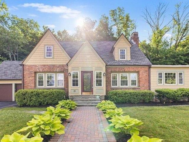 4 bedroom, Worcester MA 01609 103440638