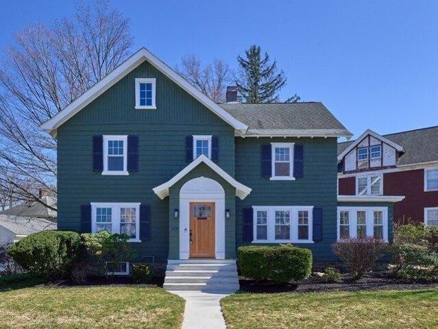 4 bedroom, Worcester MA 01602 104007729