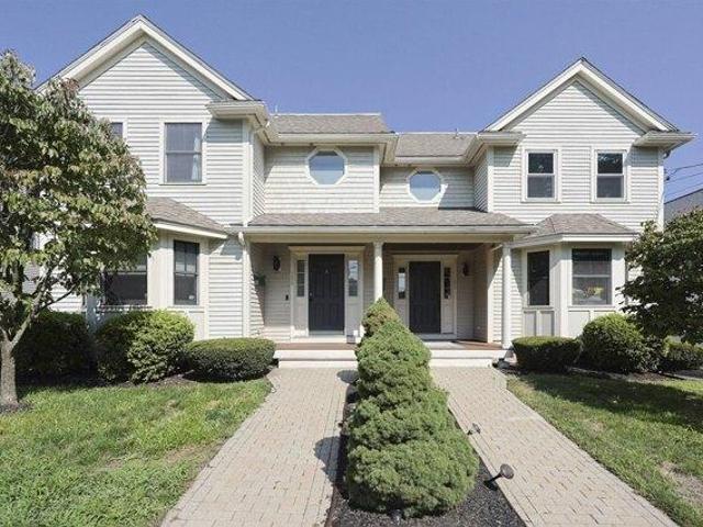 4 bedroom, Watertown MA 02472 103886219