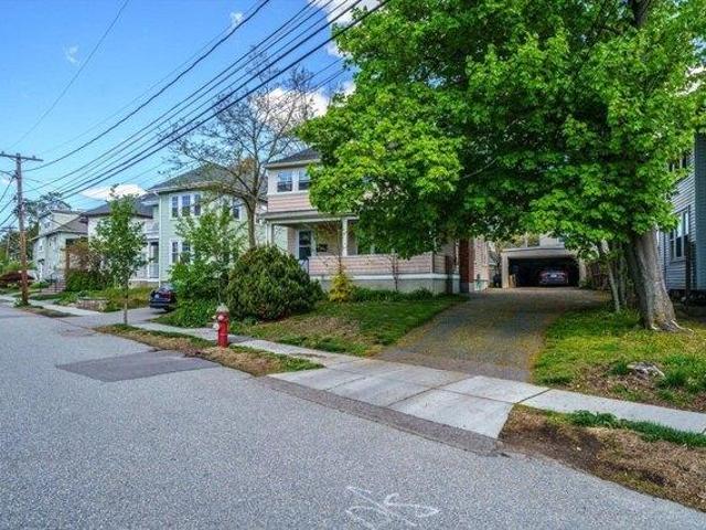 4 bedroom, Watertown MA 02472 103887446
