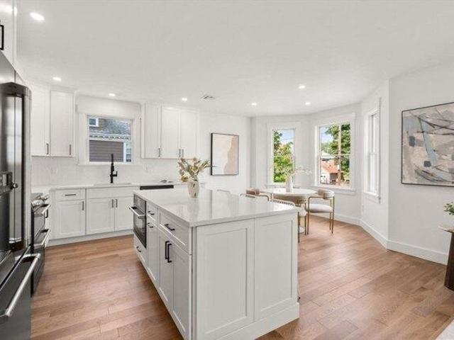 4 bedroom, Watertown MA 02472 104808814