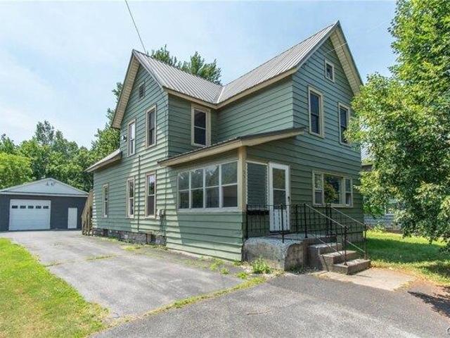 4 bedroom, Watertown NY 13601 104909580