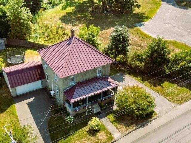 4 bedroom, Waterville ME 04901 102779406