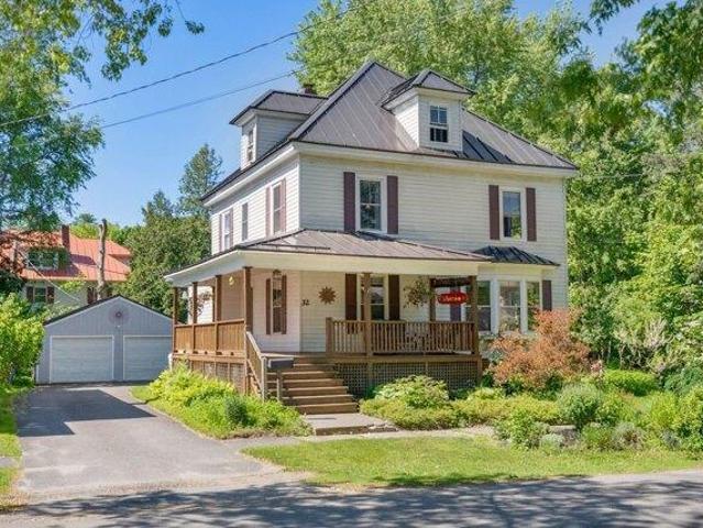 4 bedroom, Waterville ME 04901 104043443