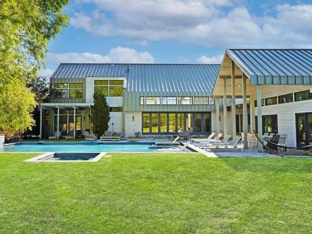 4 bedroom, Water Mill NY 98330367