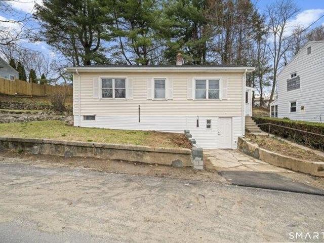 4 bedroom, Waterbury CT 06704 LS102827518