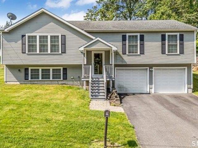 4 bedroom, Waterbury CT 06705 104188562