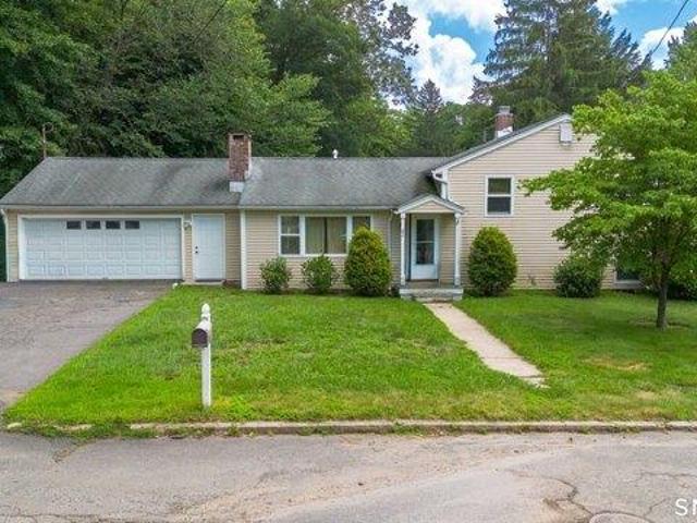 4 bedroom, Waterbury CT 06706 104542024