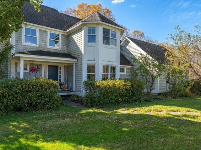 4 bedroom, Waterbury VT 05677 104296334