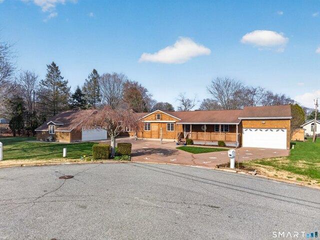 4 bedroom, Waterford CT 06385 103100759