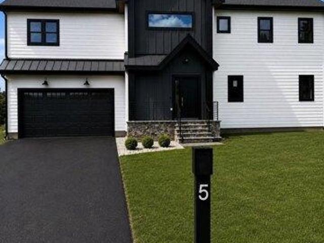 4 bedroom, Wayland MA 01778 105416131