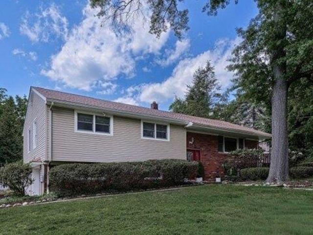 4 bedroom, Wayne NJ 07470 104482392